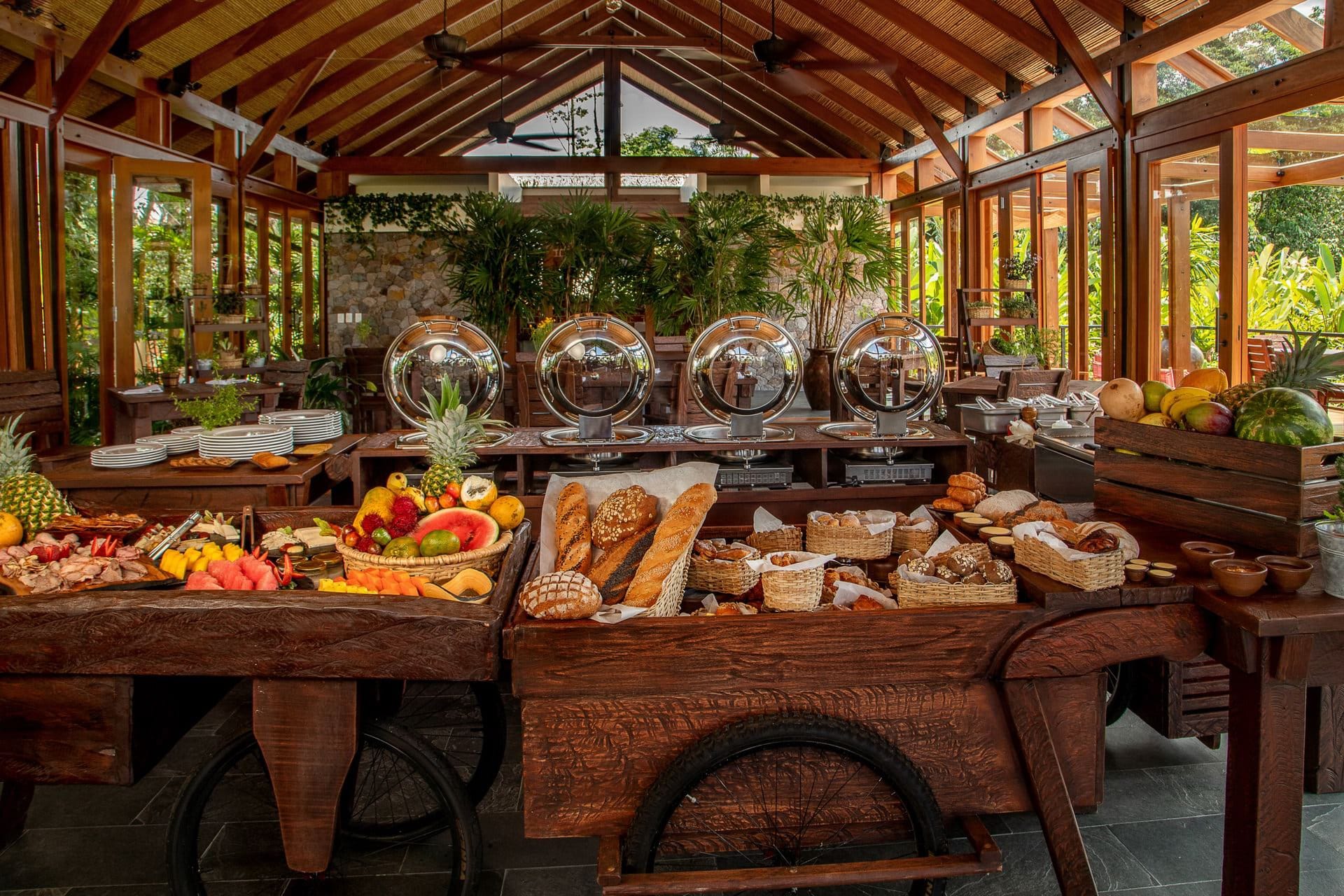 Arenal Rainforest Resort Buffet (2) | Costa Rica Luxury and VIP